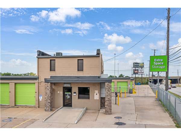 Cheap Storage Units in Cleveland, OH (from $11) | Extra Space Storage