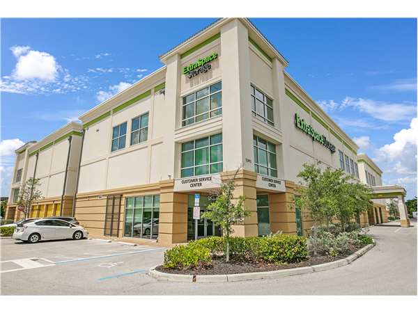 Cheap Storage Units in Naples, FL (from $8) | Extra Space Storage