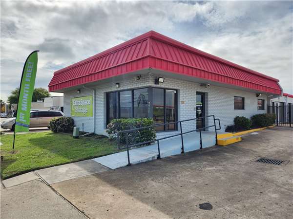Cheap Storage Units in Houston, TX (from $8) | Extra Space Storage
