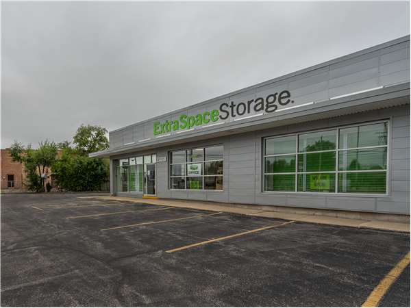 Cheap Storage Units in Chicago, IL (from $6) | Extra Space Storage