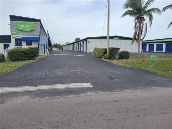 Cheap Storage Units in Naples, FL (from $7) | Extra Space Storage