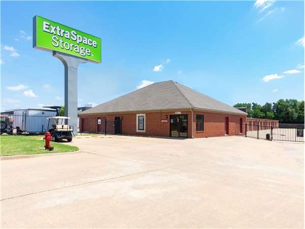 Cheap Storage Units in Oklahoma City, OK (from $12) | Extra Space Storage